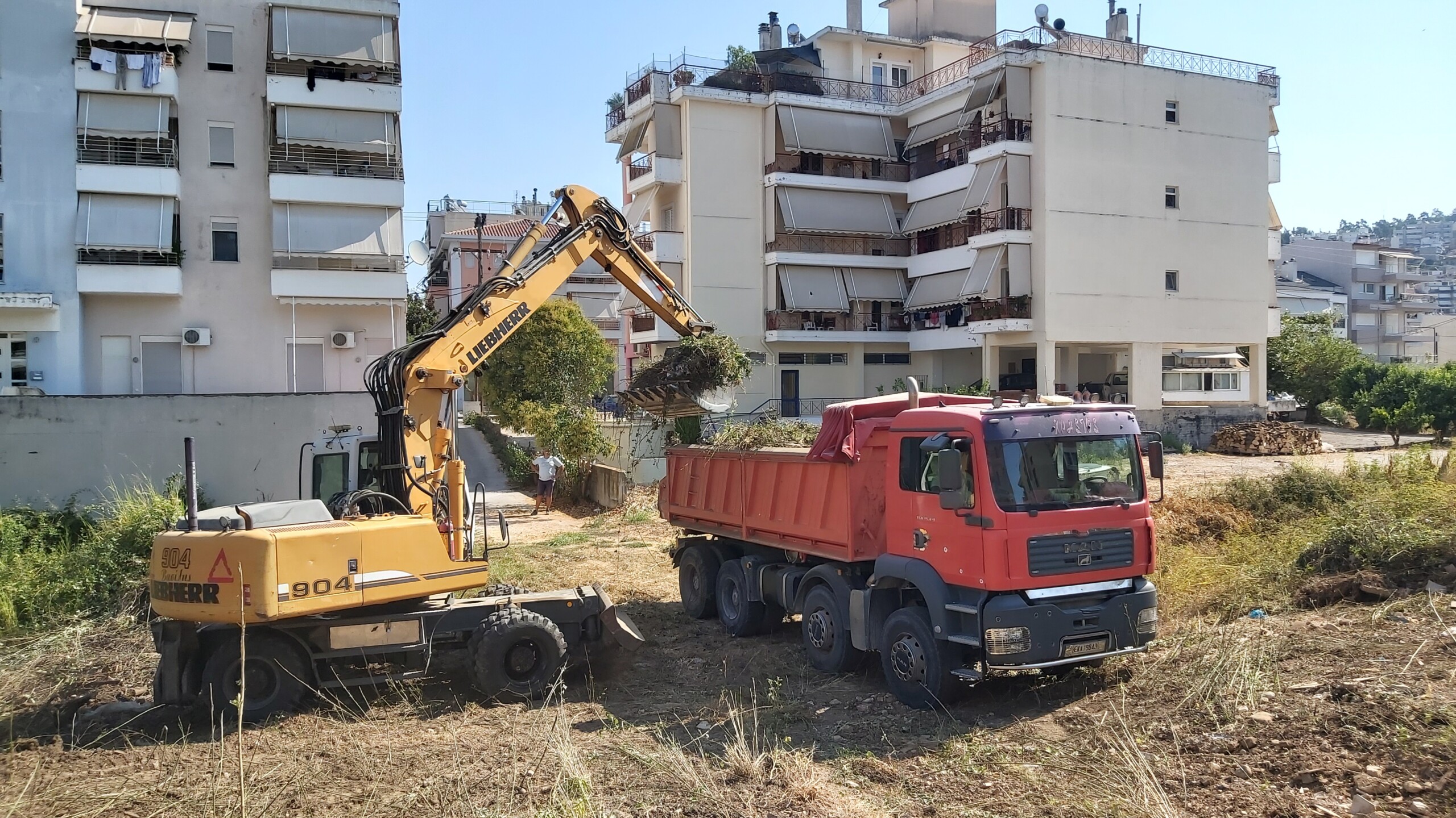 Άρτα: Καθαρισμοί οικοπέδων ως μέτρο πυροπροστασίας - EPIRUS Online