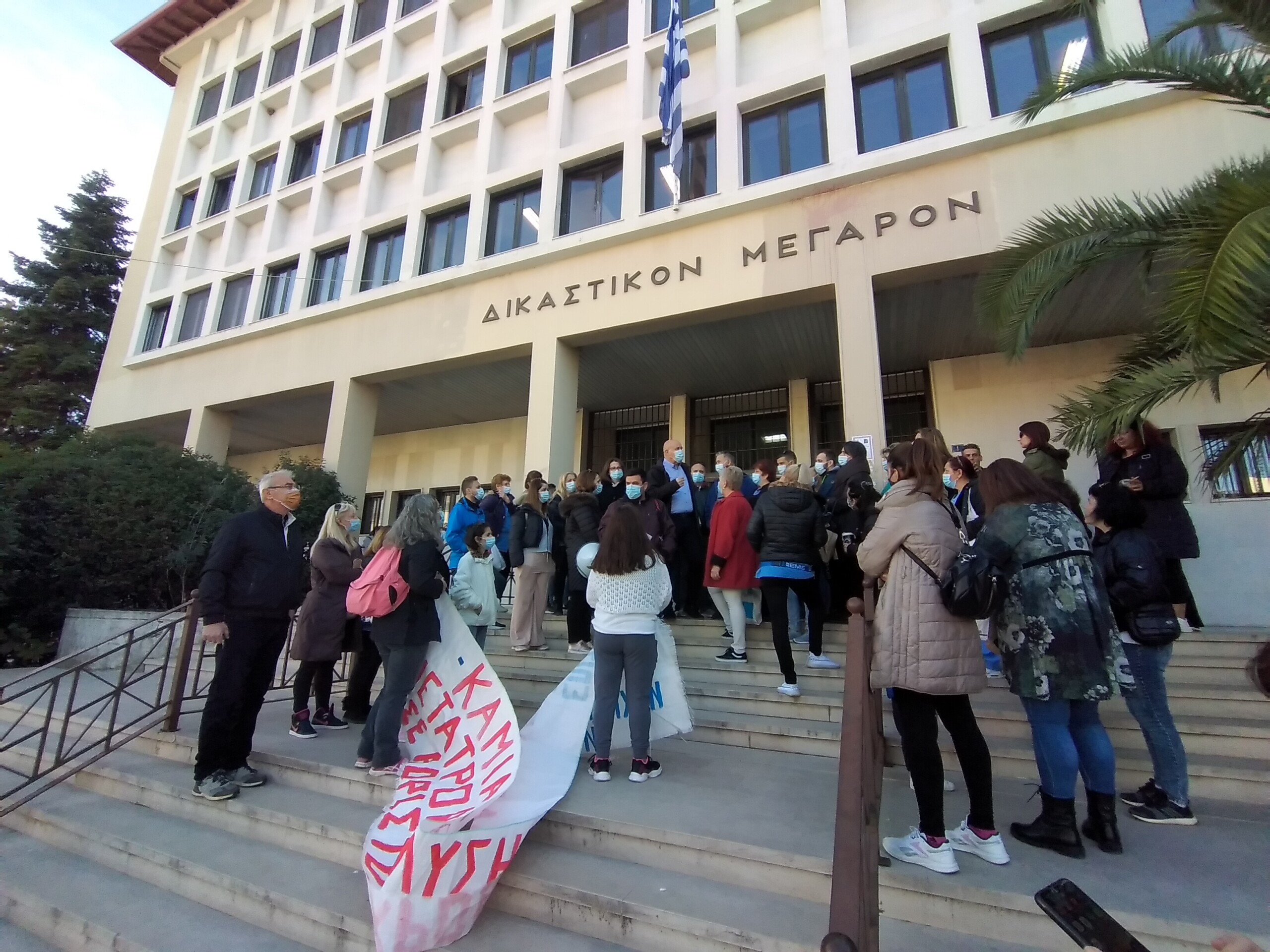 Μέχρι 14 Ιανουαρίου παρατείνονται οι συμβάσεις των εργαζομένων του ΠΓΝΙ ...