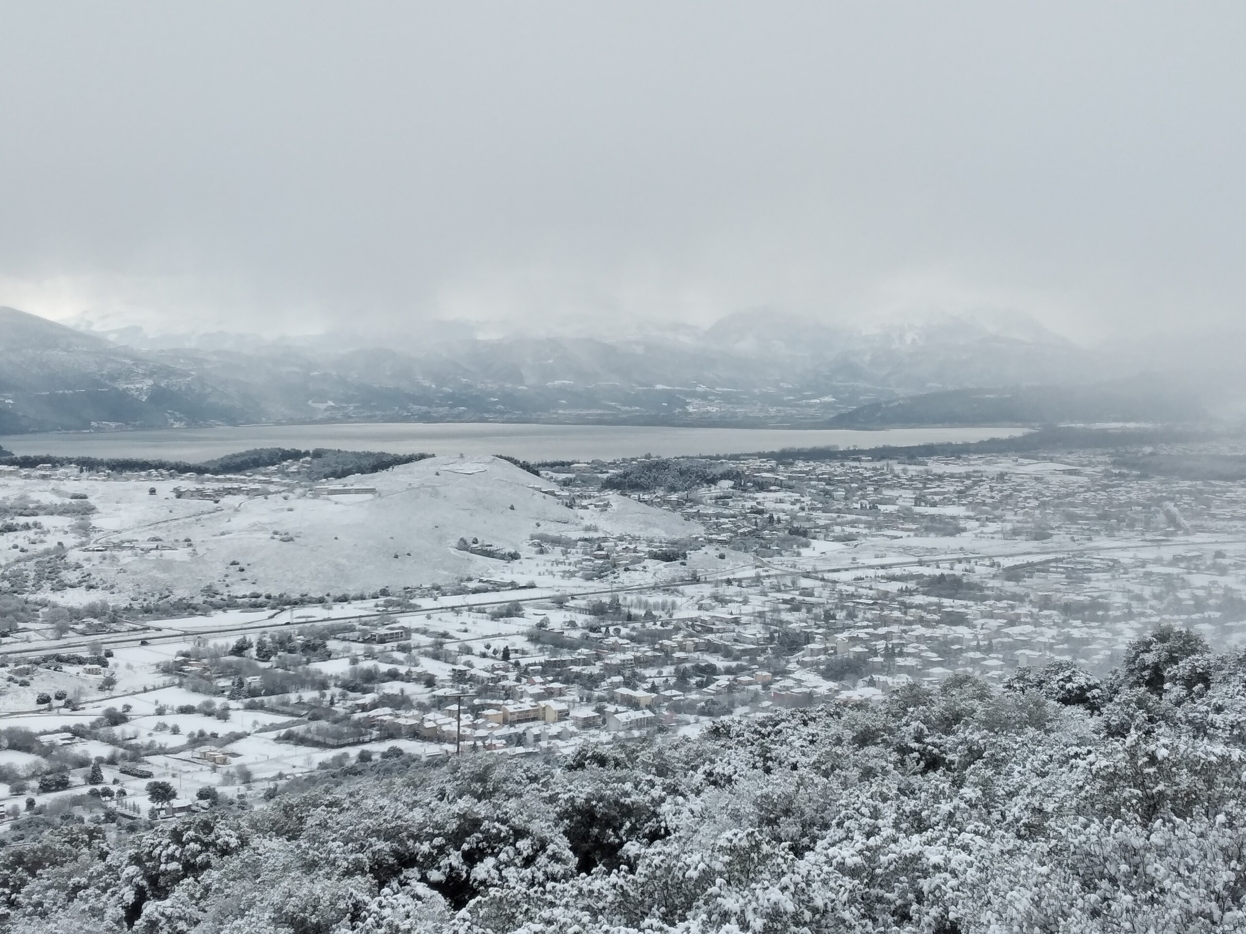 Μαγευτικό τοπίο τα χιονισμένα Γιάννενα - EPIRUS Online