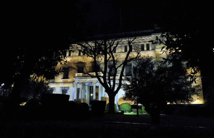 Στα χρώματα της Ουκρανίας θα φωταγωγηθεί απόψε το Προεδρικό Μέγαρο ...