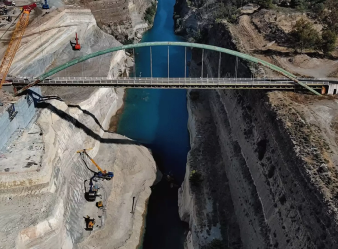 Γυναίκα έπεσε από τη γέφυρα του Ισθμού της Κορίνθου - EPIRUS Online