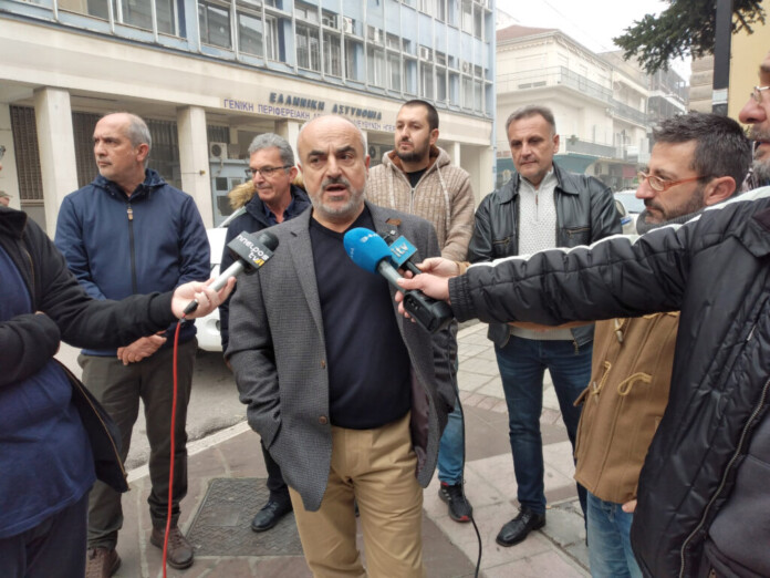 Το Σωματείο Ταξί «Νεομάρτυς Γεώργιος» μοίρασε δώρα και ευχέ - EPIRUS Online