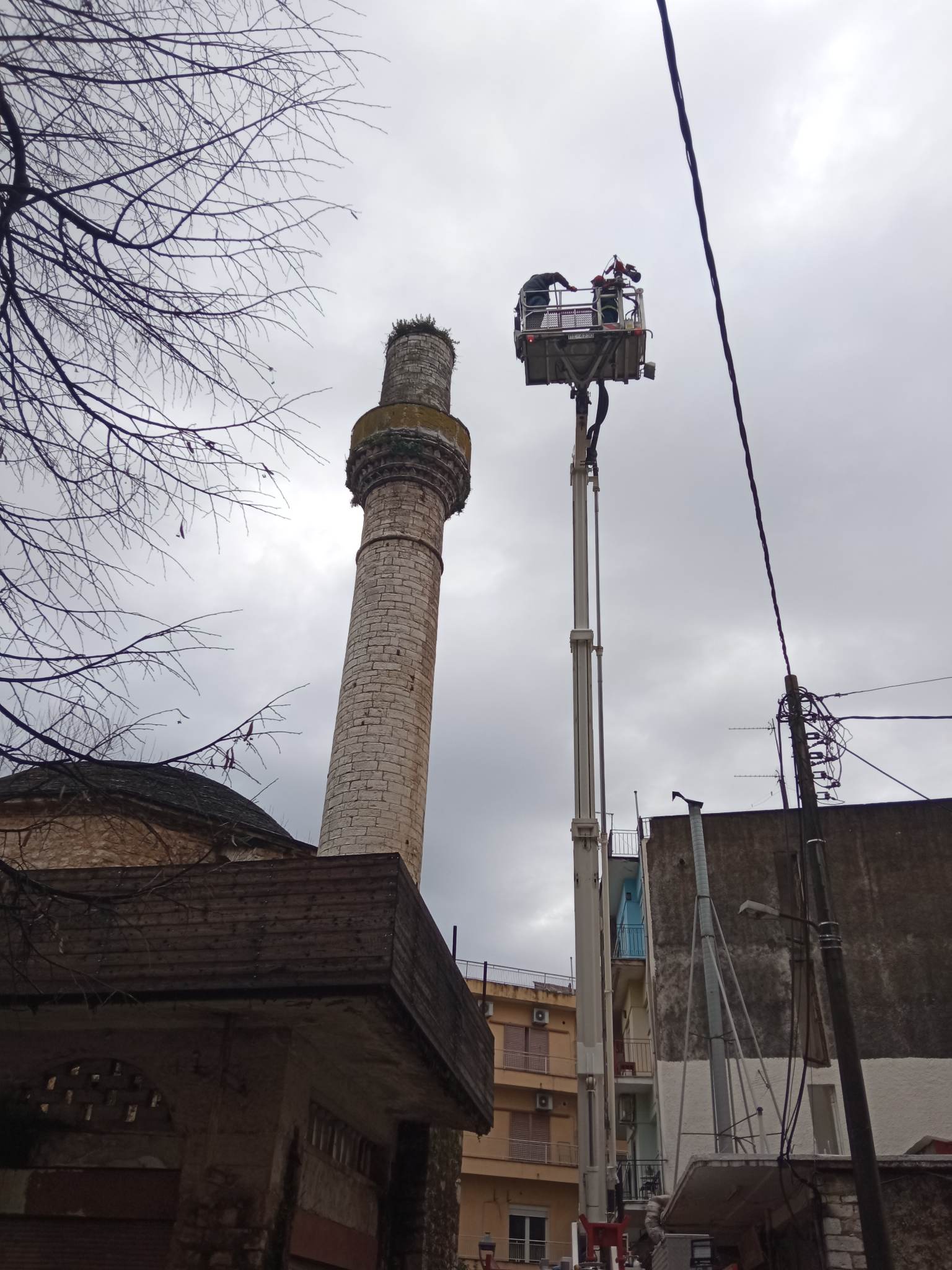 Έτοιμο να υποδεχτεί τους πελαργούς το Τζαμί Καλούτσιανης - EPIRUS Online