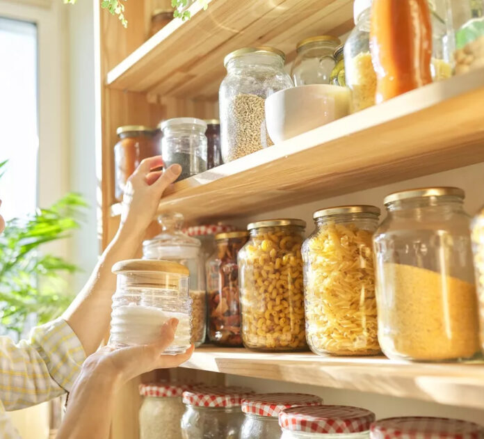 Τα 7 πράγματα που δεν πρέπει να αποθηκεύετε στο ντουλάπι σας - EPIRUS ...