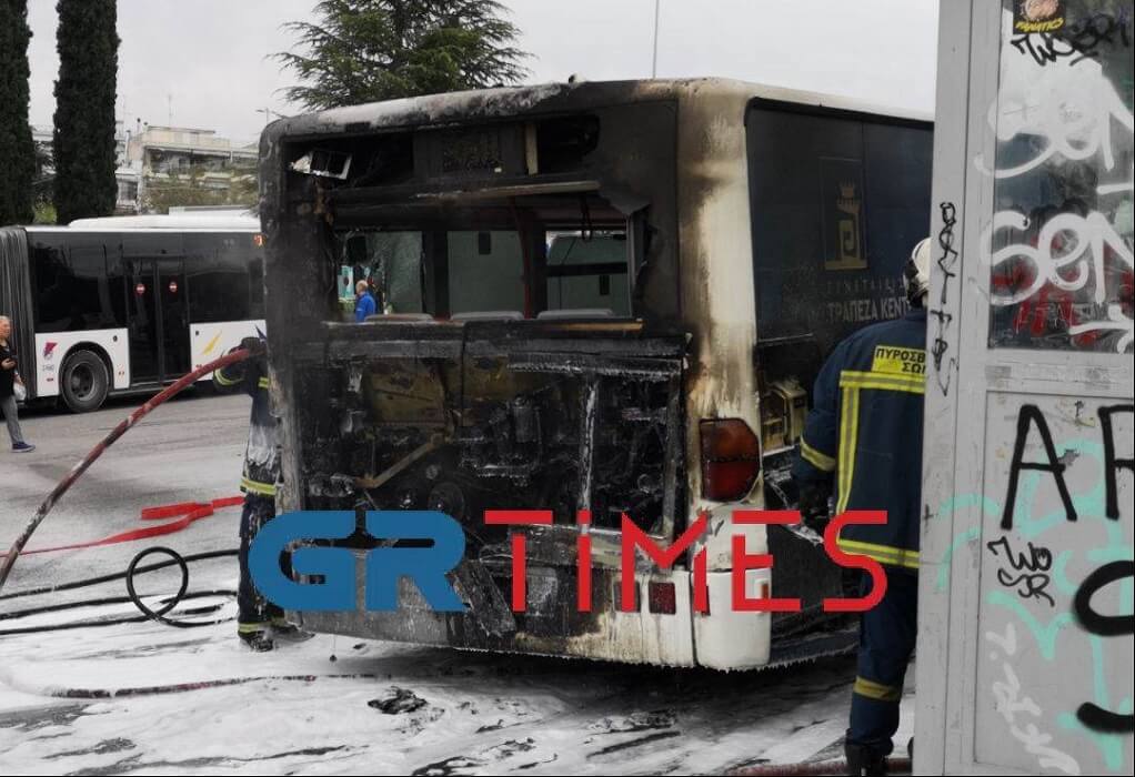 Κάηκε ολοσχερώς αστικό λεωφορείο στη Θεσσαλονίκη (βίντεο) - EPIRUS Online