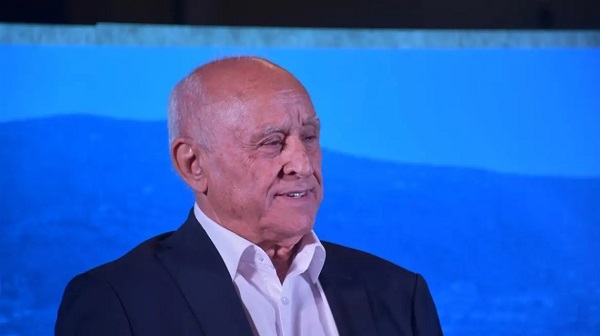 Ποιος είναι ο γηραιότερος δήμαρχος στην Ελλάδα που εξελέγη με την πρώτη ...