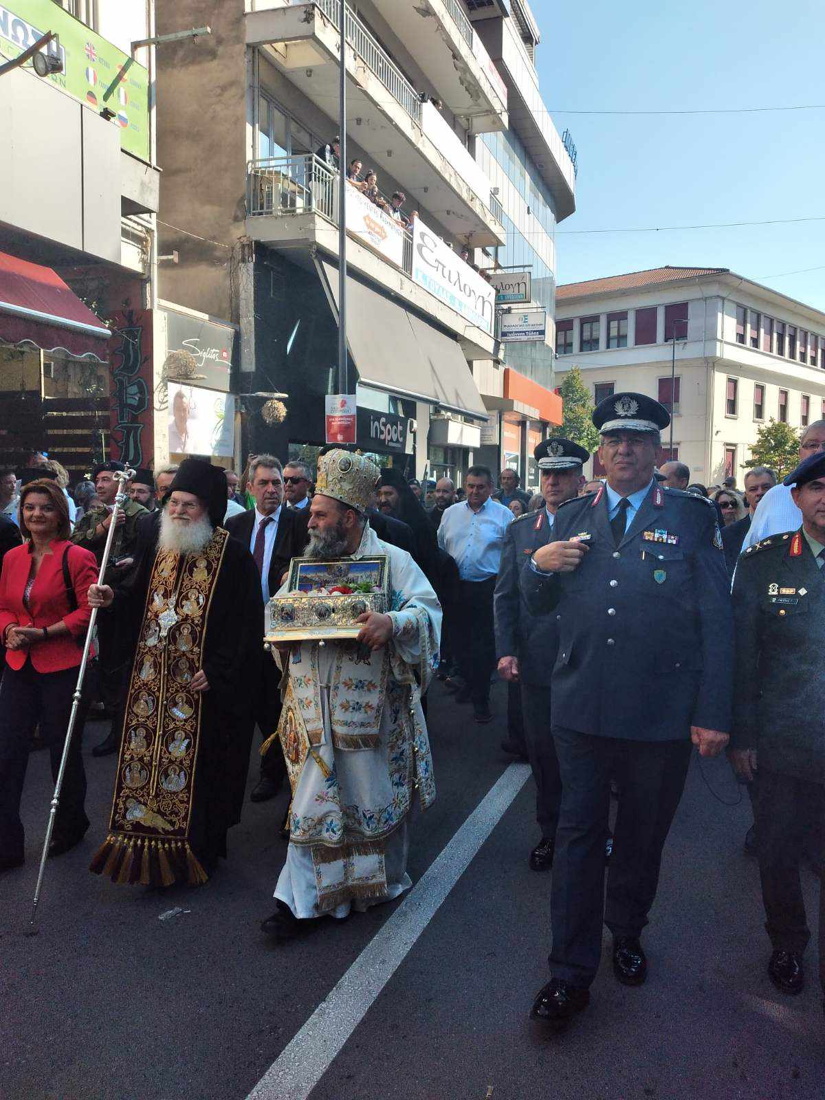 Πλήθος κόσμου στη λιτάνευση της Τιμίας Ζώνης στα Ιωάννινα - EPIRUS Online