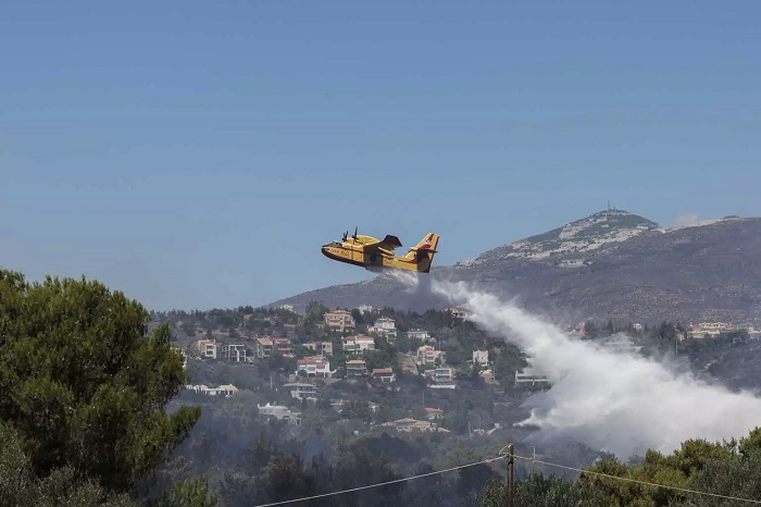 Καναντέρ άδειασε τόνους νερού πάνω από ξενοδοχείο - EPIRUS Online