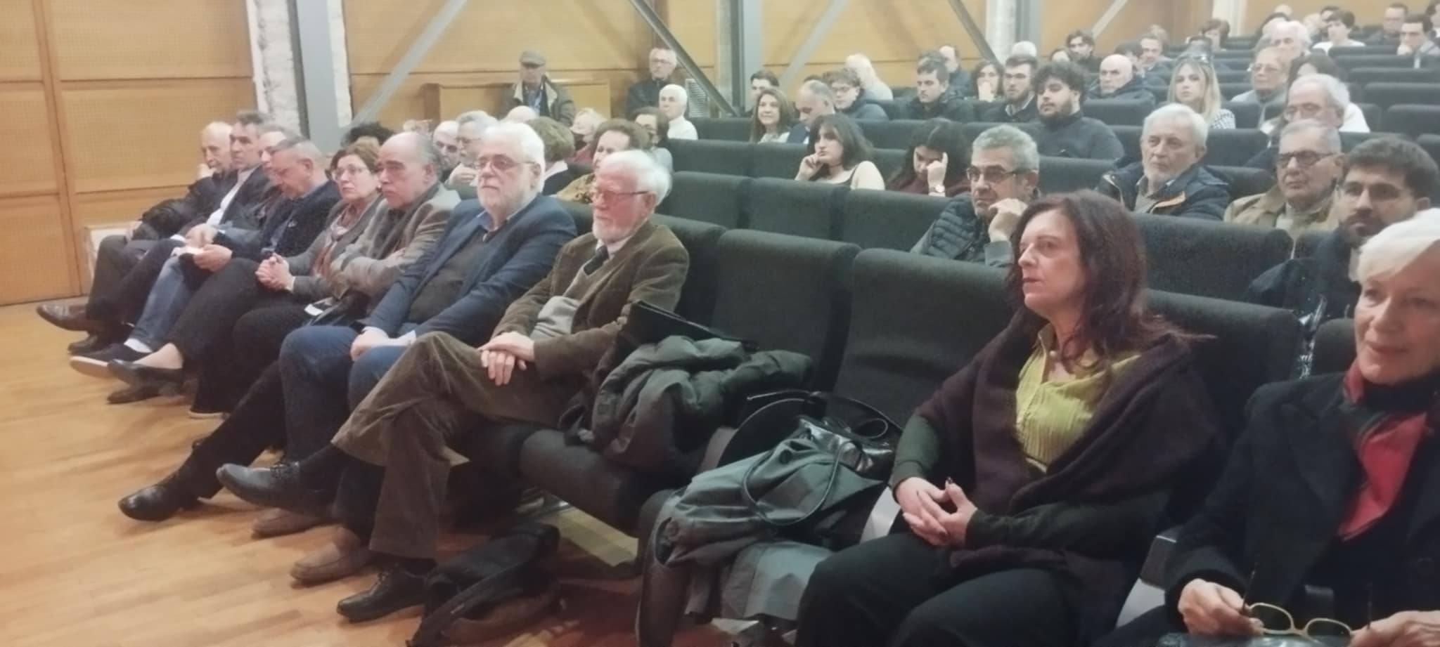 Παρουσιάστηκε το βιβλίο του Απ. Καρπόζηλου για τον ελληνισμό στη ...